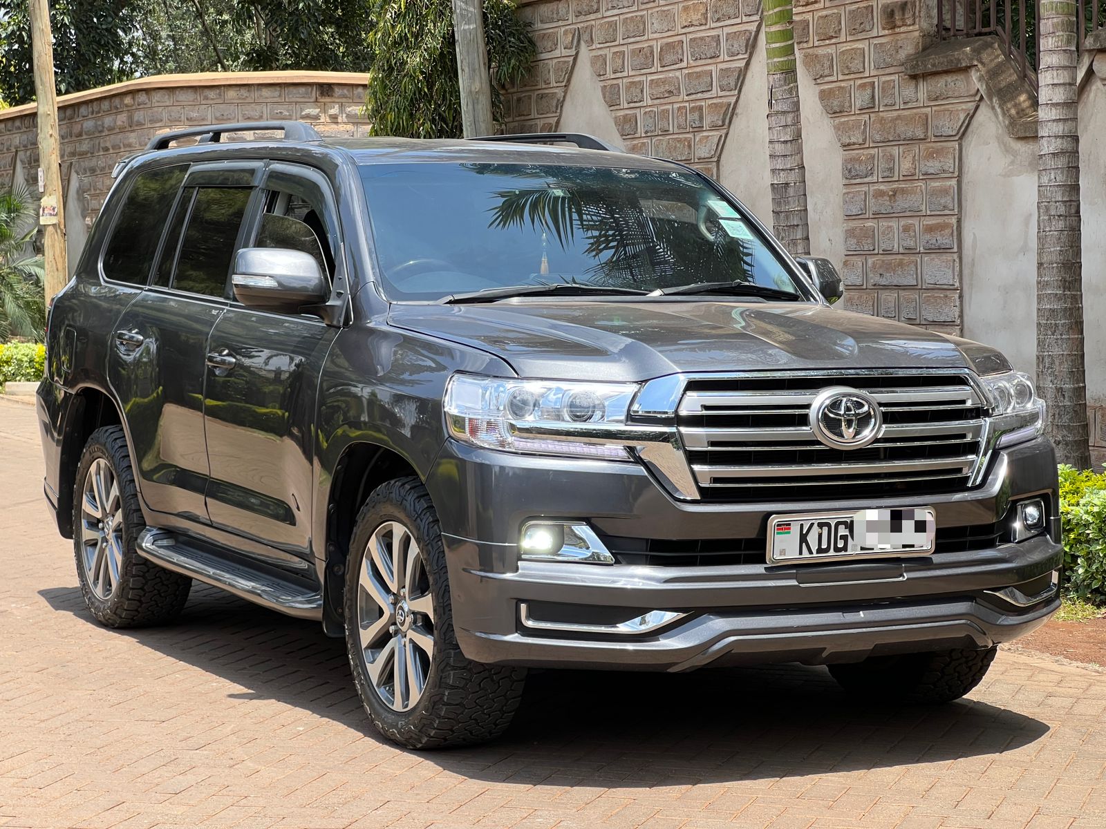 Land Cruiser V8- 4x4 & Luxury Land Cruiser V8 Rental Kenya